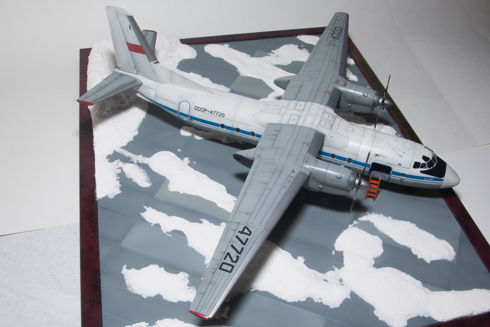 Пластиковая модель самолета Ан-24 от "Amodel" 1/72 Итог | Пикабу